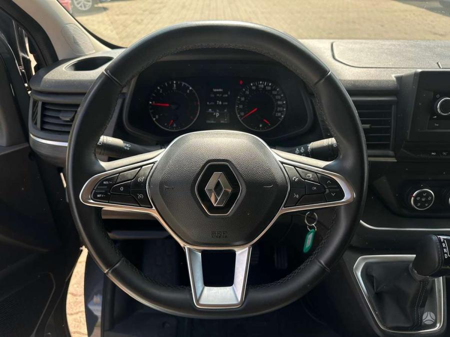 Grey Renault Trafic 2024 in Kaunas, with an engine capacity of 2.00 L and mileage of 130 thousand km for 28950 €, photo 10 on AUTOMOTO.COM.LV