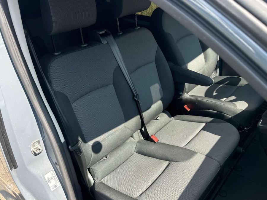 Grey Renault Trafic 2024 in Kaunas, with an engine capacity of 2.00 L and mileage of 130 thousand km for 28950 €, photo 16 on AUTOMOTO.COM.LV