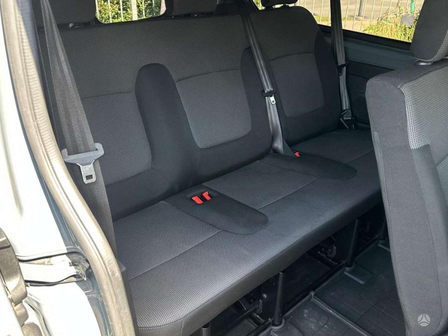 Grey Renault Trafic 2024 in Kaunas, with an engine capacity of 2.00 L and mileage of 130 thousand km for 28950 €, photo 18 on AUTOMOTO.COM.LV