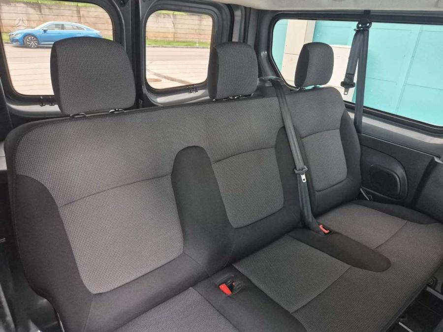 Pelēks Renault Trafic 2024 Kauņa, ar dzinēja tilpumu 2.00 L un nobraukumu 265 tūkst. km par 24700 €, foto 4 vietnē AUTOMOTO.COM.LV