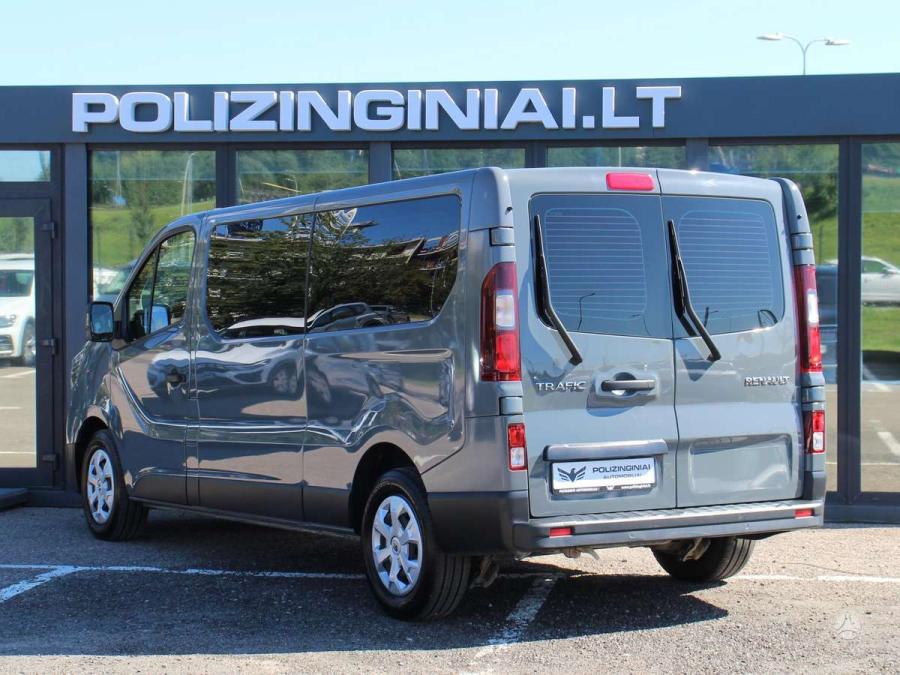 Grey Renault Trafic 2024 in Vilnius, with an engine capacity of 2.00 L and mileage of 105 thousand km for 29500 €, photo 5 on AUTOMOTO.COM.LV