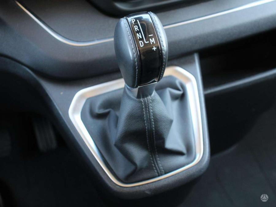 Grey Renault Trafic 2024 in Vilnius, with an engine capacity of 2.00 L and mileage of 105 thousand km for 29500 €, photo 11 on AUTOMOTO.COM.LV