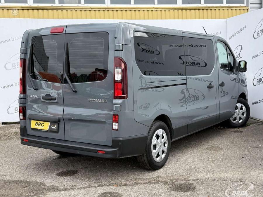 Pelēks Renault Trafic 2024 Klaipėda, ar dzinēja tilpumu 2.00 L un nobraukumu 261 tūkst. km par 20000 €, foto 4 vietnē AUTOMOTO.COM.LV