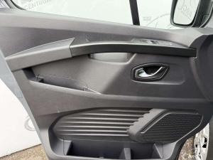 Pelēks Renault Trafic 2024 Klaipėda, ar dzinēja tilpumu 2.00 L un nobraukumu 261 tūkst. km par 20000 €, foto 16 vietnē AUTOMOTO.COM.LV