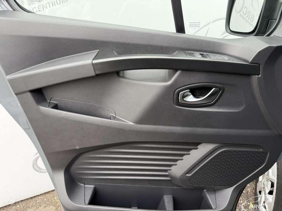Pelēks Renault Trafic 2024 Klaipėda, ar dzinēja tilpumu 2.00 L un nobraukumu 261 tūkst. km par 20000 €, foto 16 vietnē AUTOMOTO.COM.LV