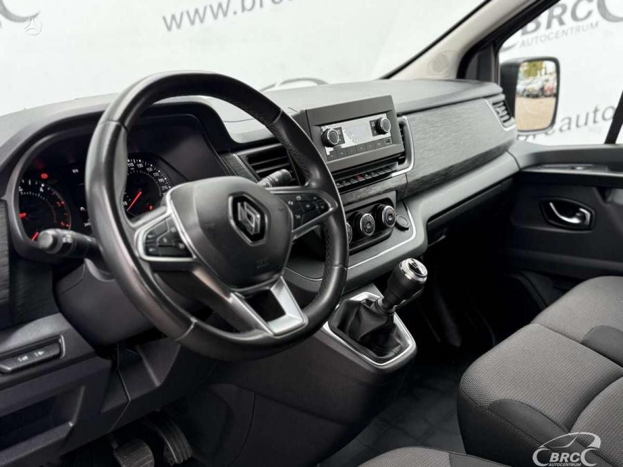 Pelēks Renault Trafic 2024 Klaipėda, ar dzinēja tilpumu 2.00 L un nobraukumu 261 tūkst. km par 20000 €, foto 17 vietnē AUTOMOTO.COM.LV