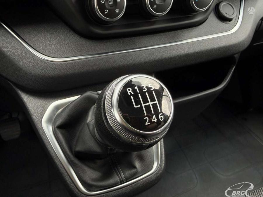 Pelēks Renault Trafic 2024 Klaipėda, ar dzinēja tilpumu 2.00 L un nobraukumu 261 tūkst. km par 20000 €, foto 27 vietnē AUTOMOTO.COM.LV