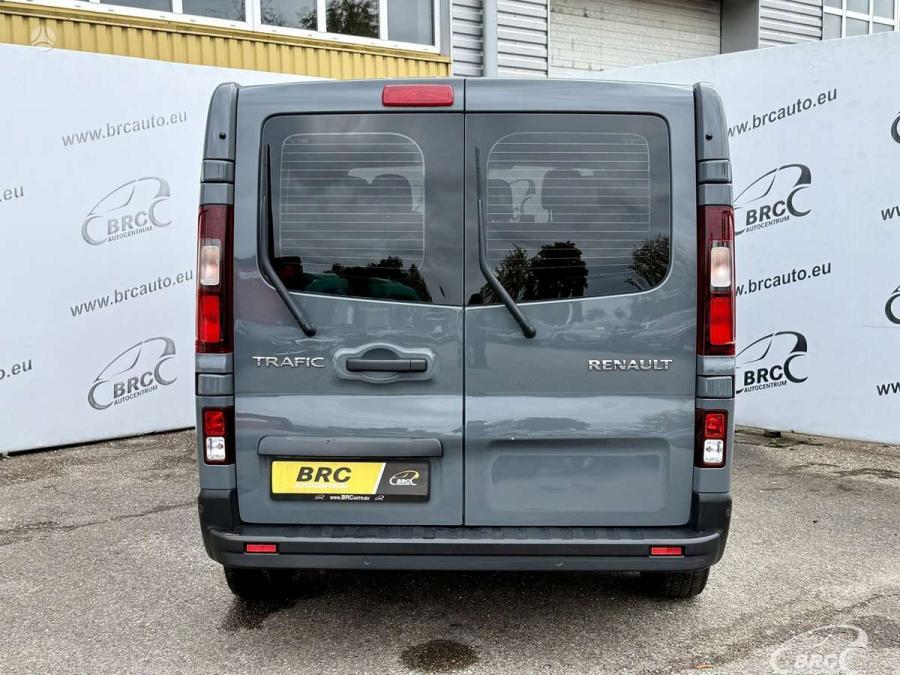 Pelēks Renault Trafic 2024 Klaipėda, ar dzinēja tilpumu 2.00 L un nobraukumu 261 tūkst. km par 20000 €, foto 32 vietnē AUTOMOTO.COM.LV