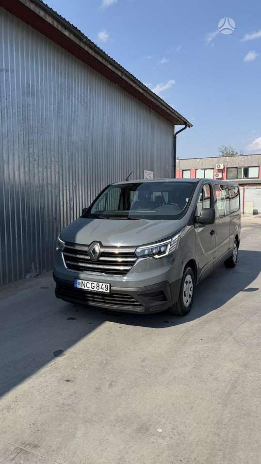 Pelēks Renault Trafic 2024 Kauņa, ar dzinēja tilpumu 2.00 L un nobraukumu 249 tūkst. km par 26900 €, foto 1 vietnē AUTOMOTO.COM.LV