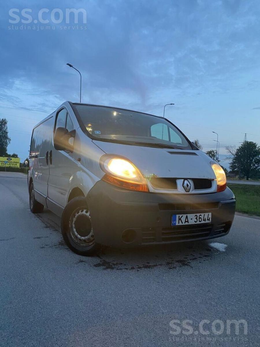 Grey Renault Trafic 2002 in Jelgava, with an engine capacity of 1.90 L and mileage of 515 thousand km for 2000 €, photo 1 on AUTOMOTO.COM.LV