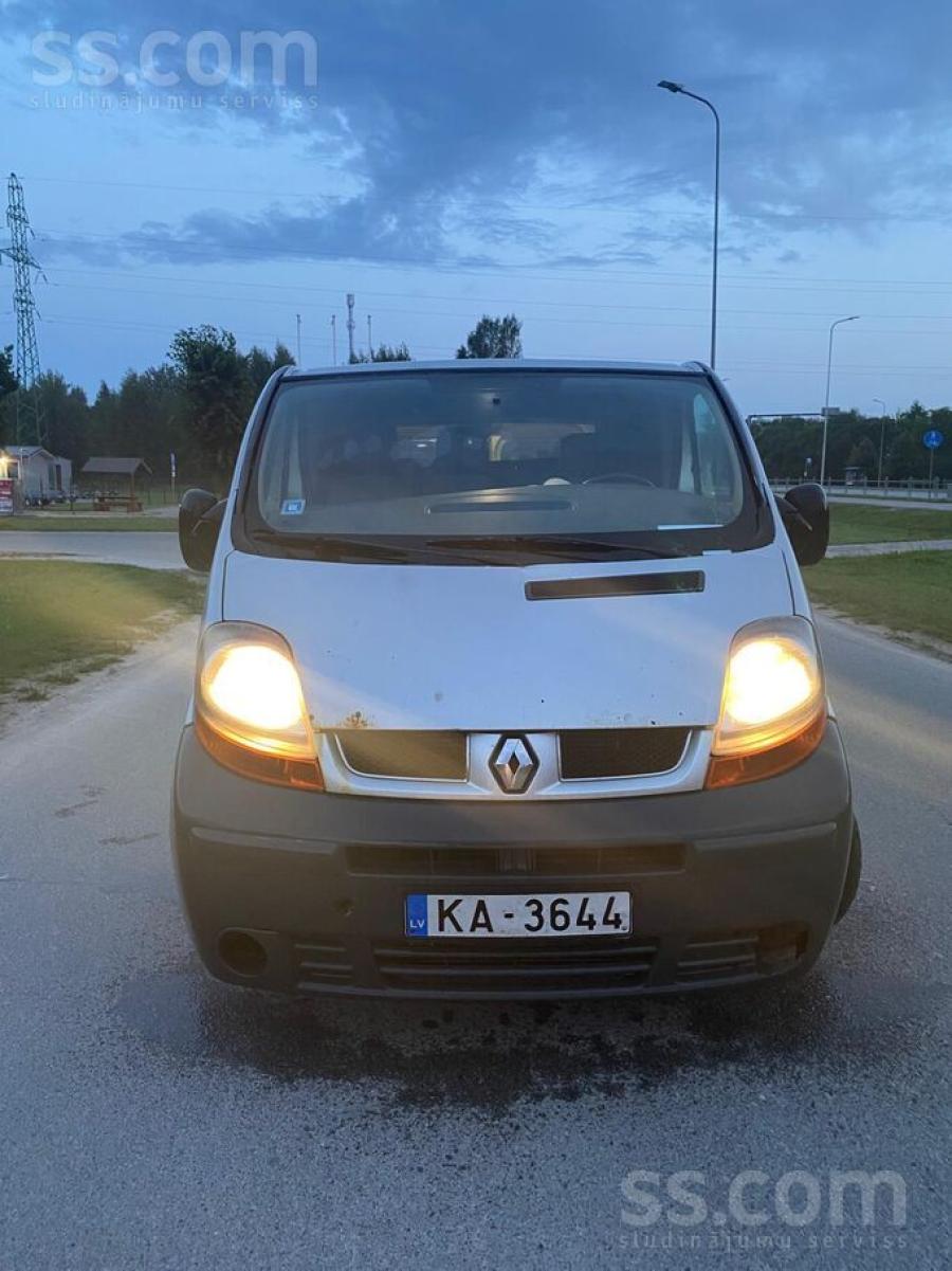 Grey Renault Trafic 2002 in Jelgava, with an engine capacity of 1.90 L and mileage of 515 thousand km for 2000 €, photo 2 on AUTOMOTO.COM.LV