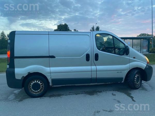 Grey Renault Trafic 2002 in Jelgava, with an engine capacity of 1.90 L and mileage of 515 thousand km for 2000 €, photo 3 on AUTOMOTO.COM.LV