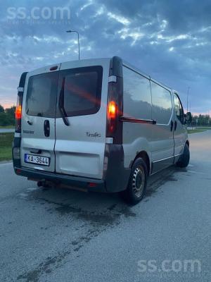 Grey Renault Trafic 2002 in Jelgava, with an engine capacity of 1.90 L and mileage of 515 thousand km for 2000 €, photo 4 on AUTOMOTO.COM.LV