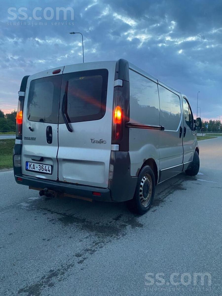 Grey Renault Trafic 2002 in Jelgava, with an engine capacity of 1.90 L and mileage of 515 thousand km for 2000 €, photo 4 on AUTOMOTO.COM.LV