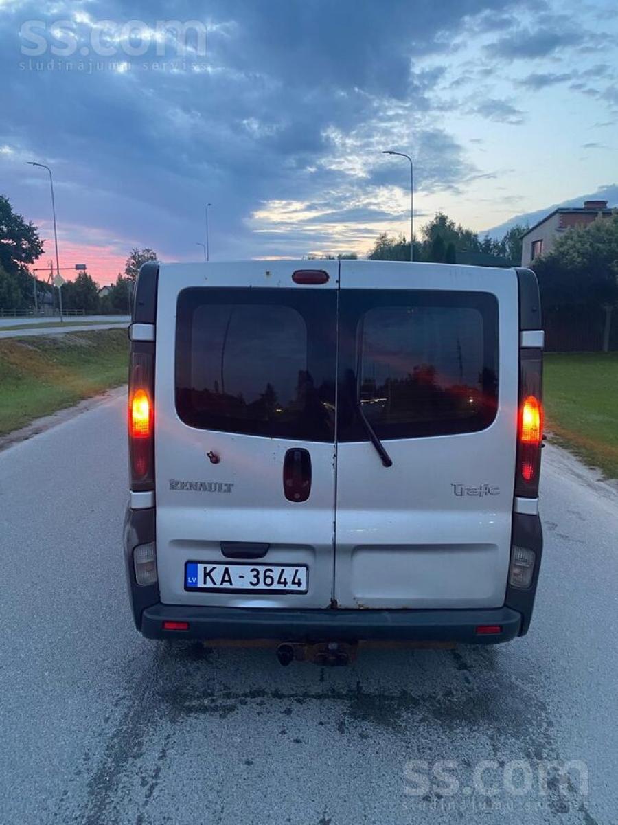 Grey Renault Trafic 2002 in Jelgava, with an engine capacity of 1.90 L and mileage of 515 thousand km for 2000 €, photo 5 on AUTOMOTO.COM.LV