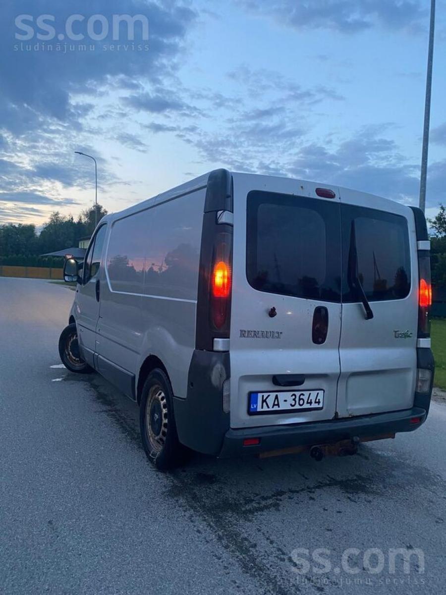 Grey Renault Trafic 2002 in Jelgava, with an engine capacity of 1.90 L and mileage of 515 thousand km for 2000 €, photo 6 on AUTOMOTO.COM.LV