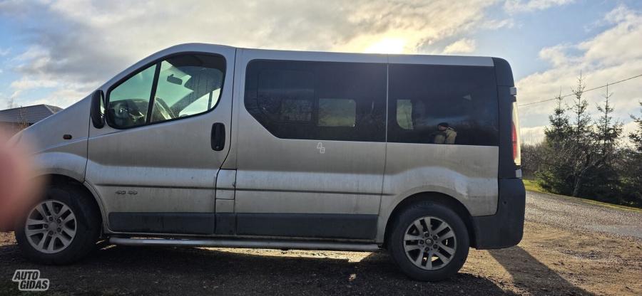 Grey Renault Trafic 2002 in Kaunas, with an engine capacity of 1.90 L and mileage of 250 thousand km for 2800 €, photo 6 on AUTOMOTO.COM.LV