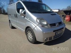Grey Renault Trafic 2003 in Limbazi, with an engine capacity of 2.50 L and mileage of 309 thousand km for 3600 €, photo 1 on AUTOMOTO.COM.LV