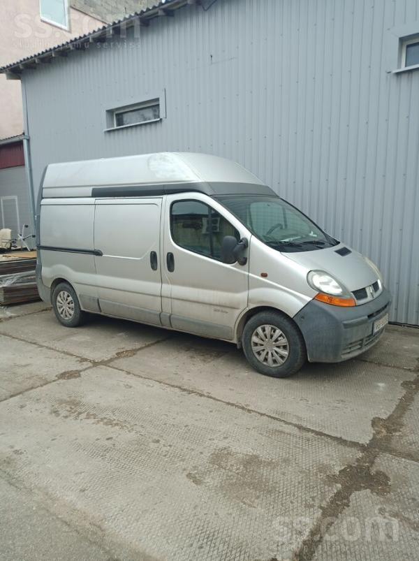 Grey Renault Trafic 2003 in Riga, with an engine capacity of 1.90 L and mileage of 359 thousand km for 3500 €, photo 1 on AUTOMOTO.COM.LV