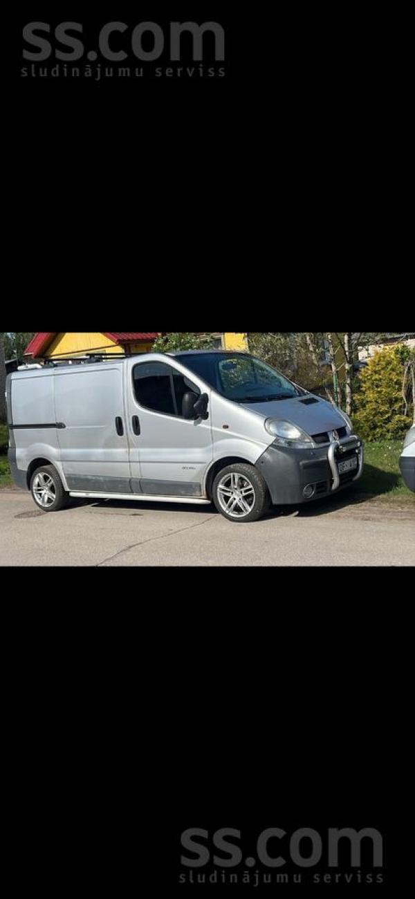 Pelēks Renault Trafic 2004 Preiļi, ar dzinēja tilpumu 2.50 L un nobraukumu 271 tūkst. km par 4800 €, foto 4 vietnē AUTOMOTO.COM.LV