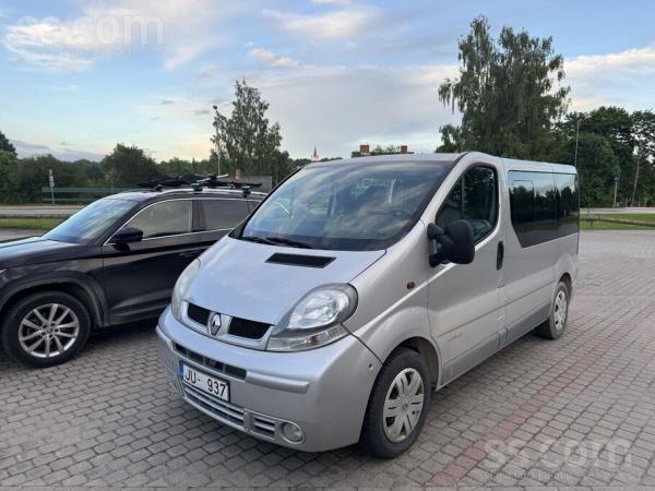 Серый Рено Трафик 2004 в Цесис, объемом двигателя 2.50 л и пробегом 310 тыс. км за 1000 €, фото 1 на AUTOMOTO.COM.LV