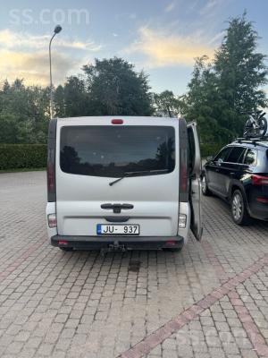 Grey Renault Trafic 2004 in Cesis, with an engine capacity of 2.50 L and mileage of 310 thousand km for 1000 €, photo 8 on AUTOMOTO.COM.LV