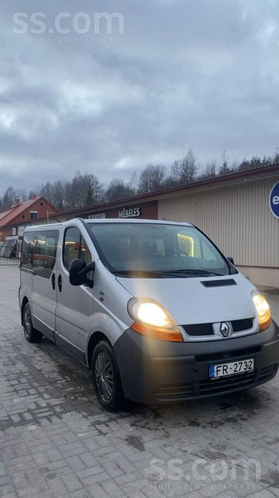 Grey Renault Trafic 2005 in Tukums, with an engine capacity of 1.90 L and mileage of 447 thousand km for 4200 €, photo 1 on AUTOMOTO.COM.LV
