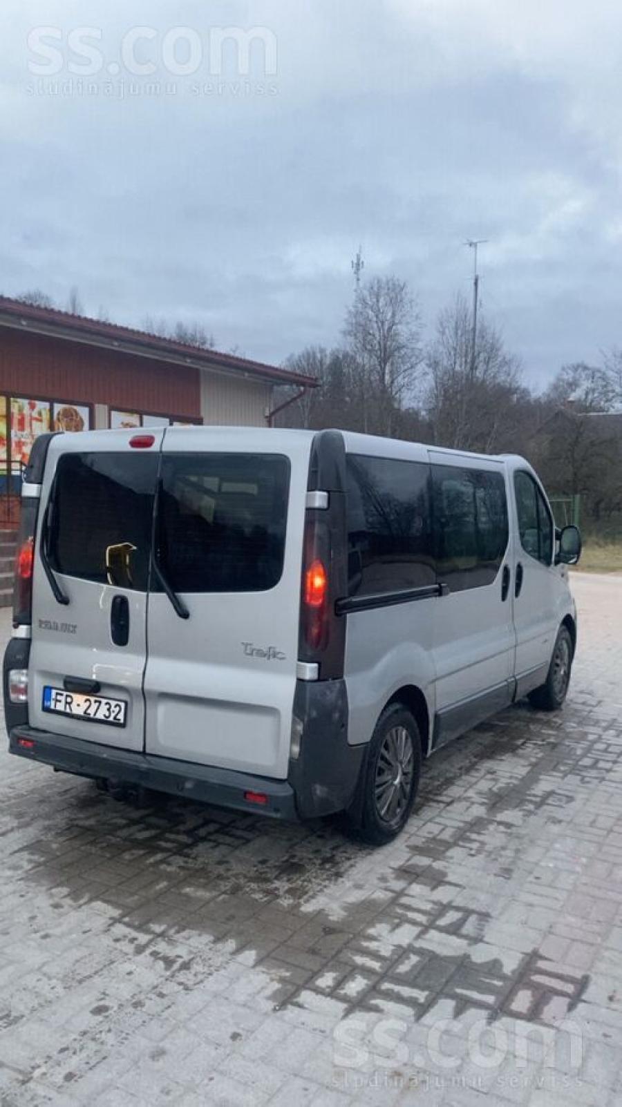 Grey Renault Trafic 2005 in Tukums, with an engine capacity of 1.90 L and mileage of 447 thousand km for 4200 €, photo 2 on AUTOMOTO.COM.LV