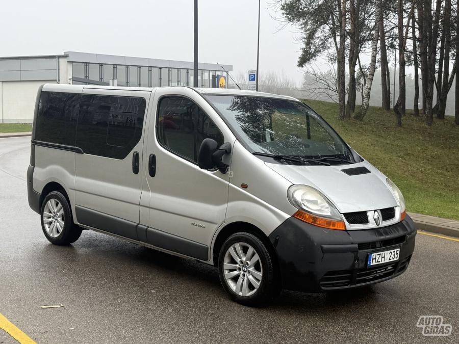 Grey Renault Trafic 2005 in Vilnius, with an engine capacity of 1.90 L and mileage of 230 thousand km for 3300 €, photo 5 on AUTOMOTO.COM.LV
