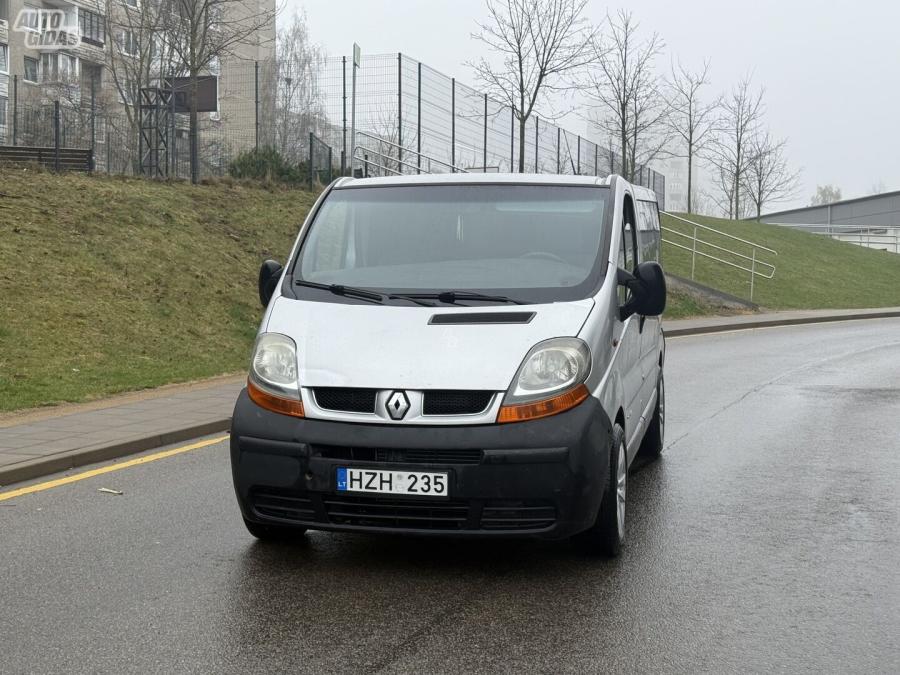 Grey Renault Trafic 2005 in Vilnius, with an engine capacity of 1.90 L and mileage of 230 thousand km for 3300 €, photo 6 on AUTOMOTO.COM.LV