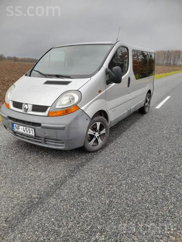 Pelēks Renault Trafic 2005 Rīga, ar dzinēja tilpumu 2.00 L un nobraukumu 284 tūkst. km par 3200 €, foto 1 vietnē AUTOMOTO.COM.LV