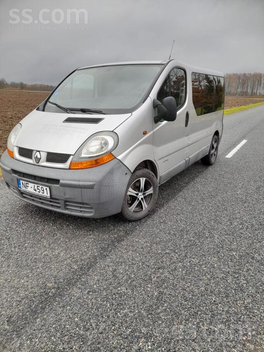 Pelēks Renault Trafic 2005 Rīga, ar dzinēja tilpumu 2.00 L un nobraukumu 284 tūkst. km par 3200 €, foto 1 vietnē AUTOMOTO.COM.LV