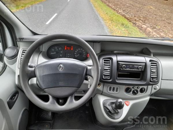 Pelēks Renault Trafic 2005 Rīga, ar dzinēja tilpumu 2.00 L un nobraukumu 284 tūkst. km par 3200 €, foto 2 vietnē AUTOMOTO.COM.LV