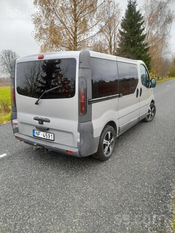 Pelēks Renault Trafic 2005 Rīga, ar dzinēja tilpumu 2.00 L un nobraukumu 284 tūkst. km par 3200 €, foto 5 vietnē AUTOMOTO.COM.LV