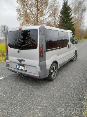 Pelēks Renault Trafic 2005 Rīga, ar dzinēja tilpumu 2.00 L un nobraukumu 284 tūkst. km par 3200 €, foto 6 vietnē AUTOMOTO.COM.LV