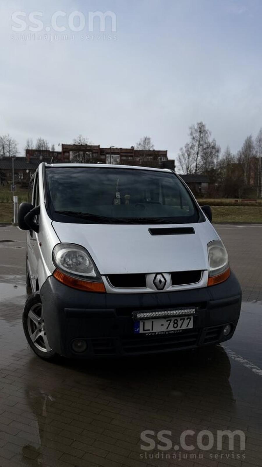 Pelēks Renault Trafic 2005 Rēzekne, ar dzinēja tilpumu 2.50 L un nobraukumu 409 tūkst. km par 4300 €, foto 1 vietnē AUTOMOTO.COM.LV