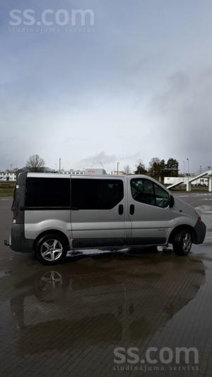 Pelēks Renault Trafic 2005 Rēzekne, ar dzinēja tilpumu 2.50 L un nobraukumu 409 tūkst. km par 4300 €, foto 3 vietnē AUTOMOTO.COM.LV