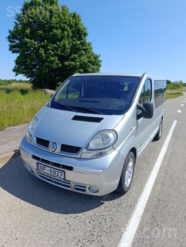 Grey Renault Trafic 2005 in Daugavpils, with an engine capacity of 2.50 L and mileage of 343 thousand km for 5850 €, photo 2 on AUTOMOTO.COM.LV