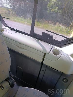 Grey Renault Trafic 2005 in Daugavpils, with an engine capacity of 2.50 L and mileage of 343 thousand km for 5850 €, photo 9 on AUTOMOTO.COM.LV