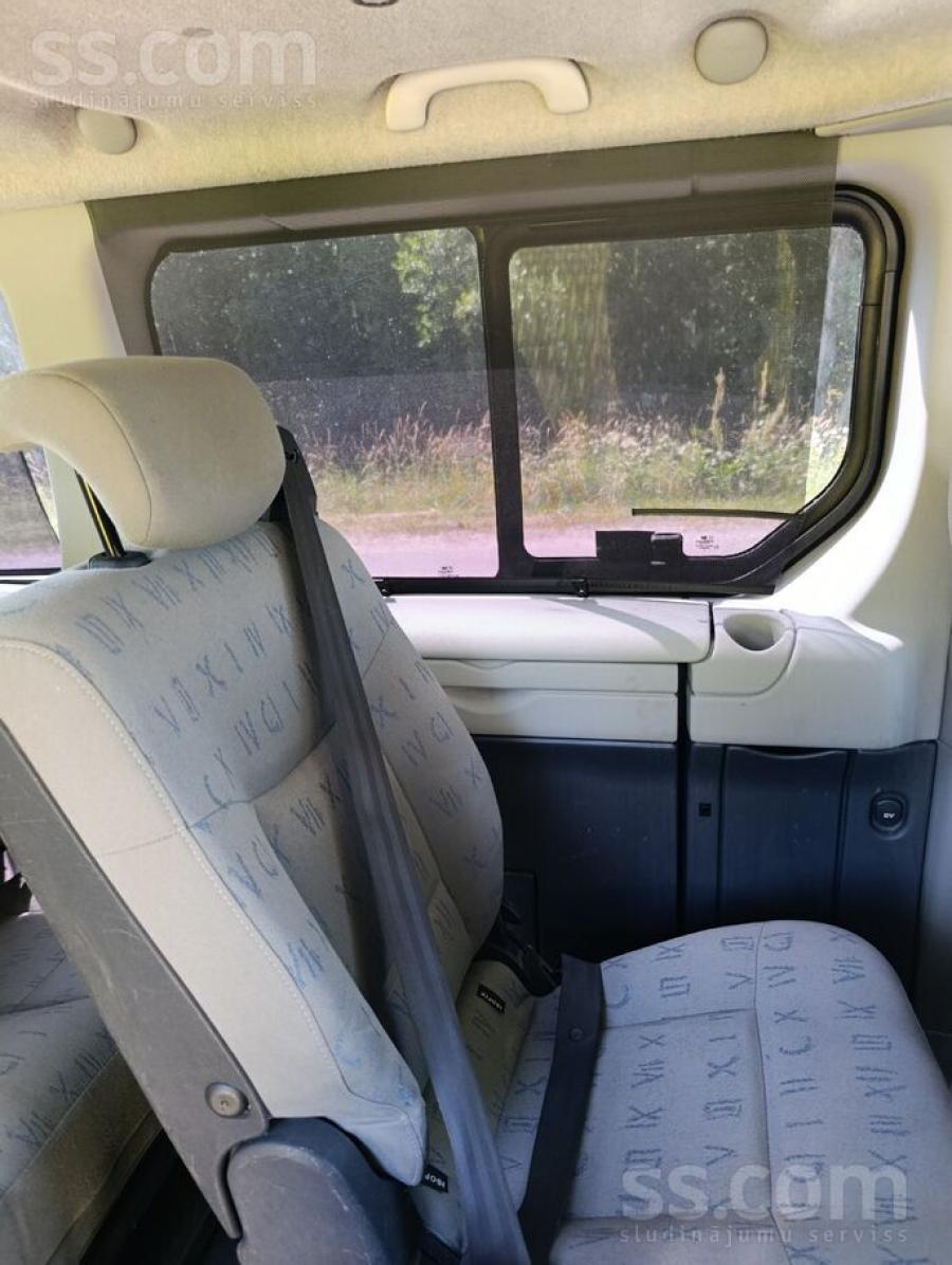 Grey Renault Trafic 2005 in Daugavpils, with an engine capacity of 2.50 L and mileage of 343 thousand km for 5850 €, photo 11 on AUTOMOTO.COM.LV