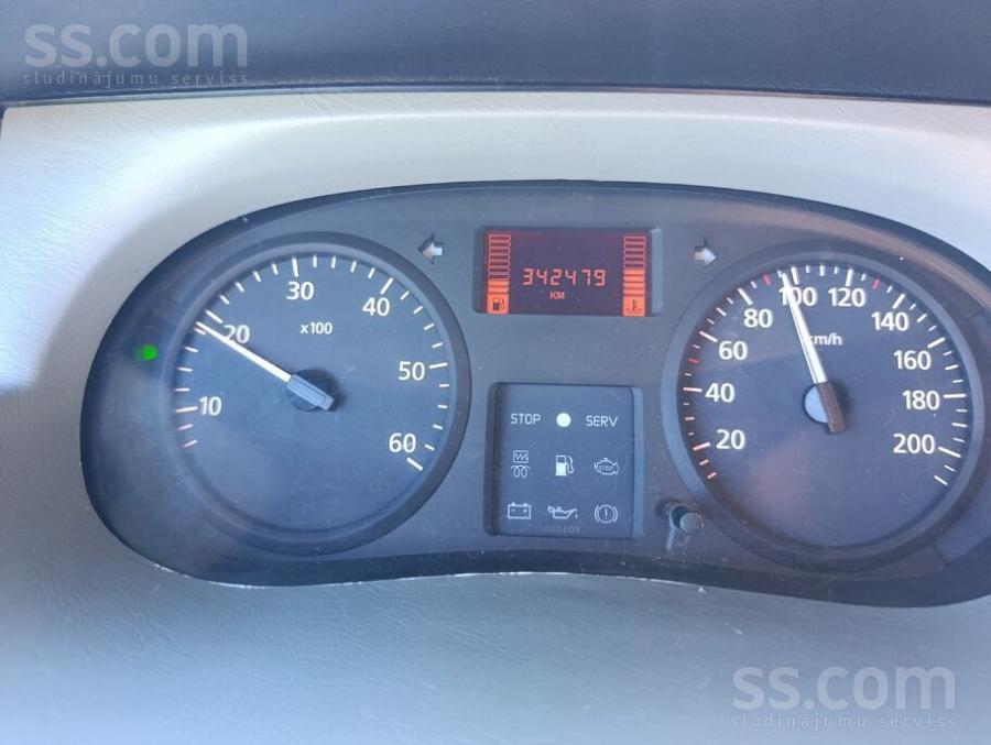 Grey Renault Trafic 2005 in Daugavpils, with an engine capacity of 2.50 L and mileage of 343 thousand km for 5850 €, photo 14 on AUTOMOTO.COM.LV