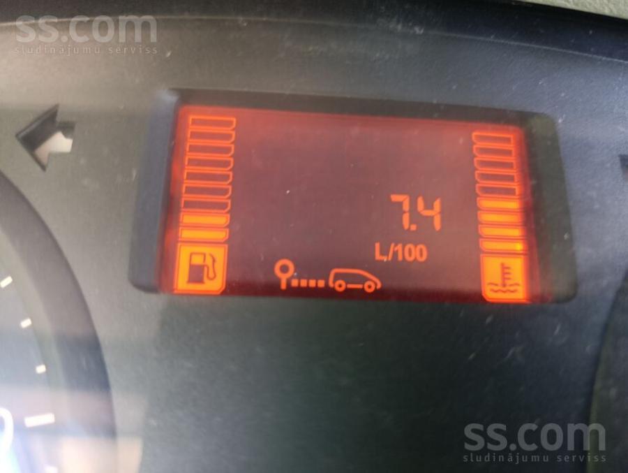 Grey Renault Trafic 2005 in Daugavpils, with an engine capacity of 2.50 L and mileage of 343 thousand km for 5850 €, photo 18 on AUTOMOTO.COM.LV
