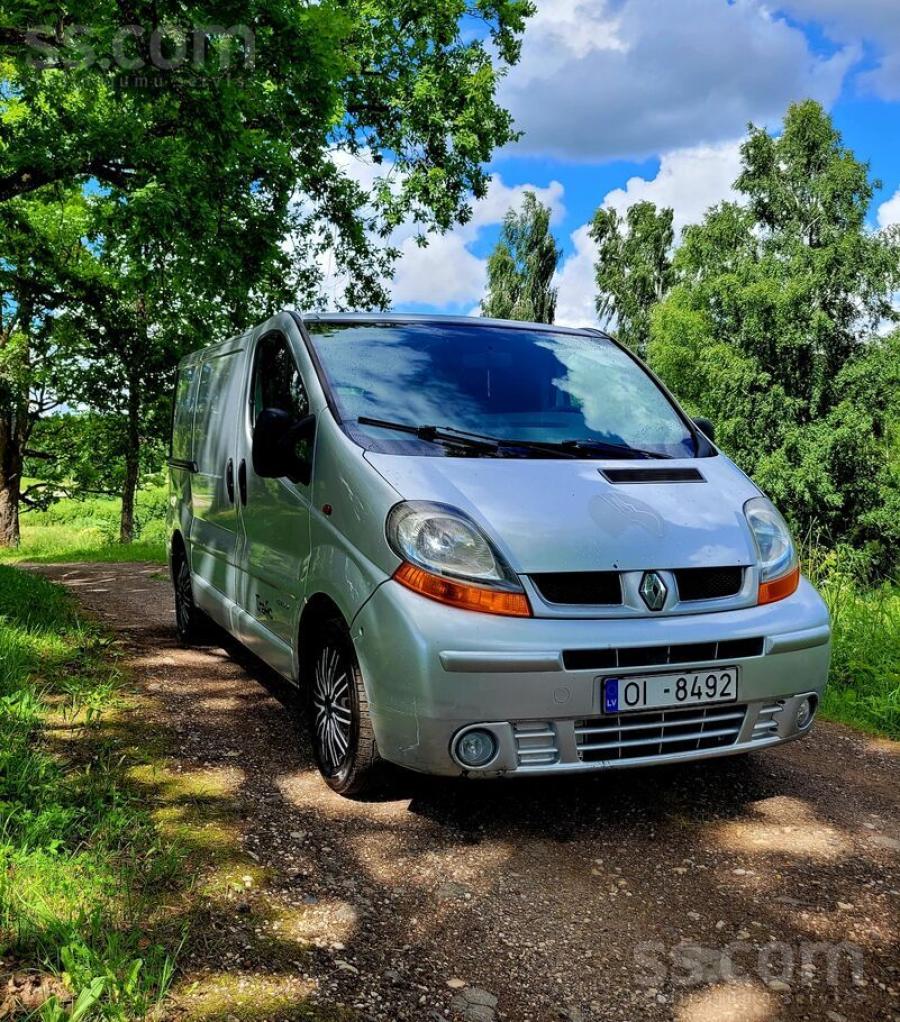 Grey Renault Trafic 2005 in Madona, with an engine capacity of 1.90 L and mileage of 350 thousand km for 3800 €, photo 1 on AUTOMOTO.COM.LV