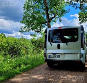 Grey Renault Trafic 2005 in Madona, with an engine capacity of 1.90 L and mileage of 350 thousand km for 3800 €, photo 4 on AUTOMOTO.COM.LV