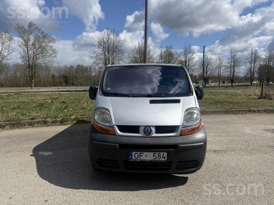 Pelēks Renault Trafic 2005 Ogre, ar dzinēja tilpumu 1.90 L un nobraukumu 236 tūkst. km par 4999 €, foto 5 vietnē AUTOMOTO.COM.LV