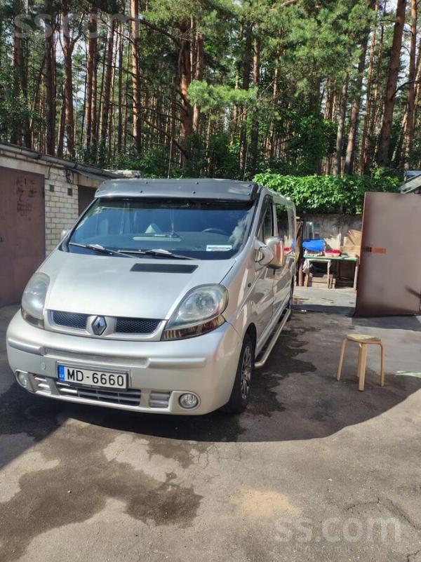 Pelēks Renault Trafic 2005 Rīga, ar dzinēja tilpumu 1.90 L un nobraukumu 333 tūkst. km par 6000 €, foto 1 vietnē AUTOMOTO.COM.LV