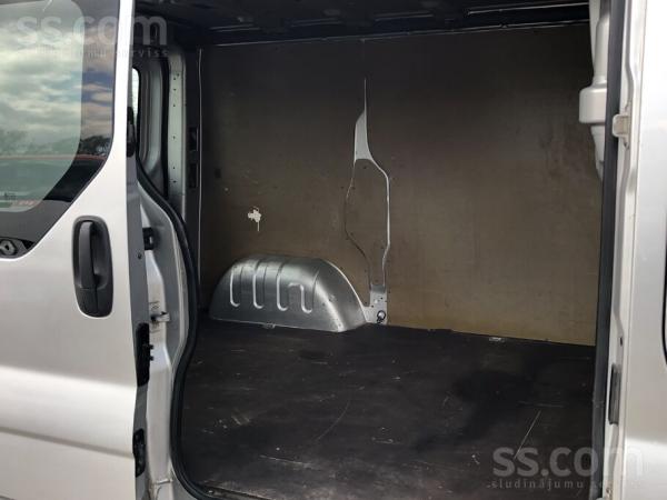 Pelēks Renault Trafic 2006 Cēsis, ar dzinēja tilpumu 1.90 L un nobraukumu 0 tūkst. km par 4700 €, foto 7 vietnē AUTOMOTO.COM.LV