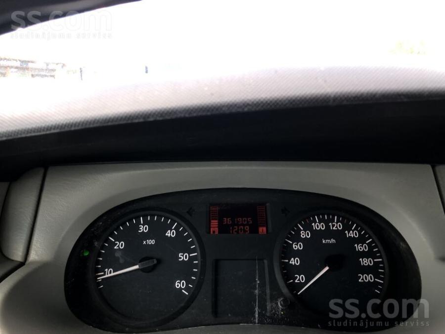Grey Renault Trafic 2006 in Cesis, with an engine capacity of 1.90 L and mileage of 0 thousand km for 4700 €, photo 13 on AUTOMOTO.COM.LV