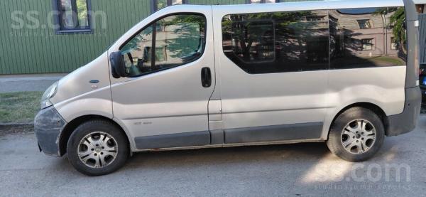 Grey Renault Trafic 2006 in Liepaja, with an engine capacity of 1.90 L and mileage of 350 thousand km for 2950 €, photo 1 on AUTOMOTO.COM.LV