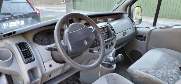Grey Renault Trafic 2006 in Liepaja, with an engine capacity of 1.90 L and mileage of 350 thousand km for 2950 €, photo 2 on AUTOMOTO.COM.LV